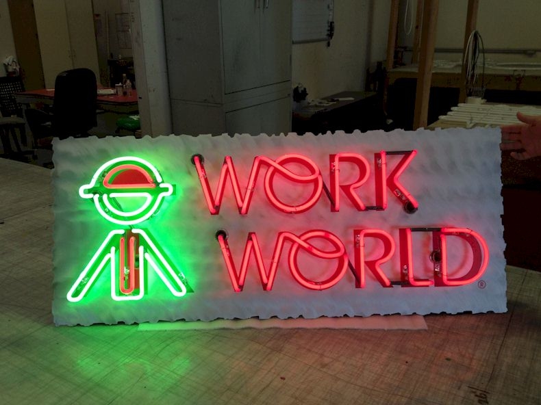 Reverse Pan Halo | United Sign Systems